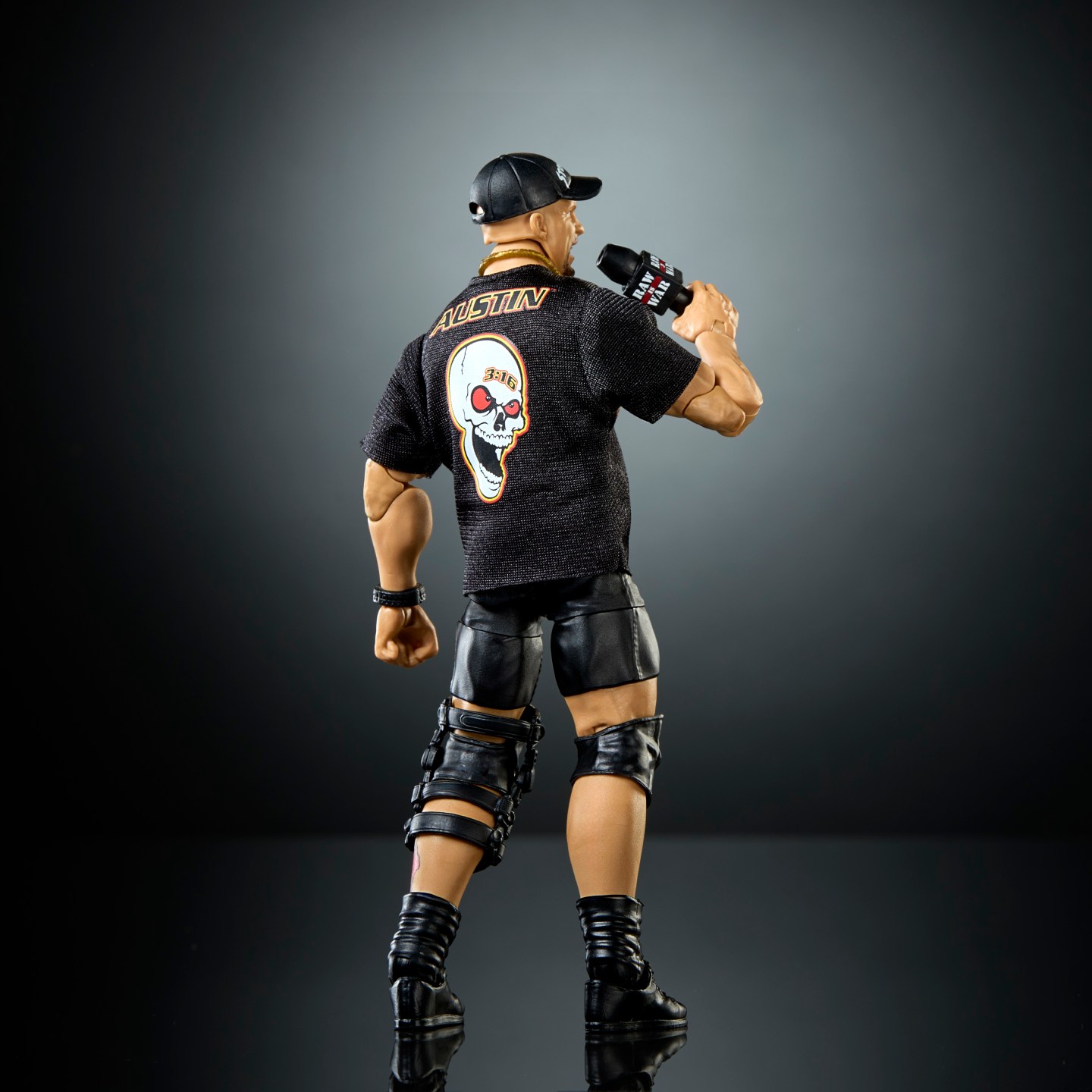 Photos: WWE Elite 122 Stone Cold Steve Austin, Creed Brothers, Andrade ...
